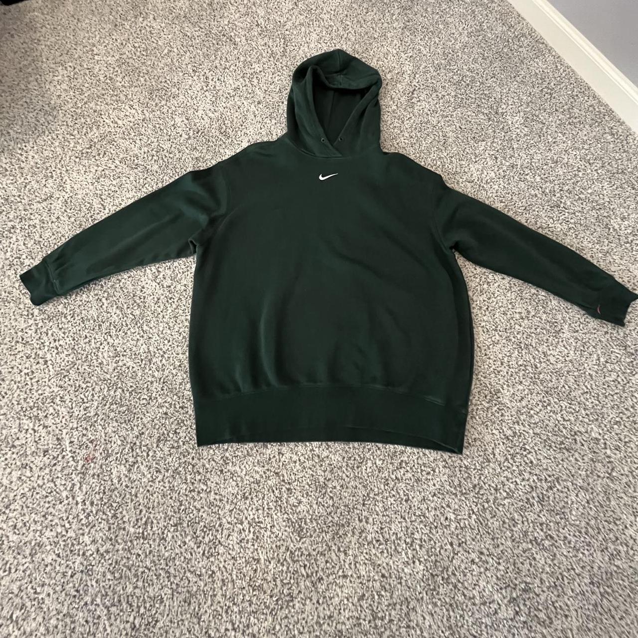Emerald green nike hoodie, size M - Depop