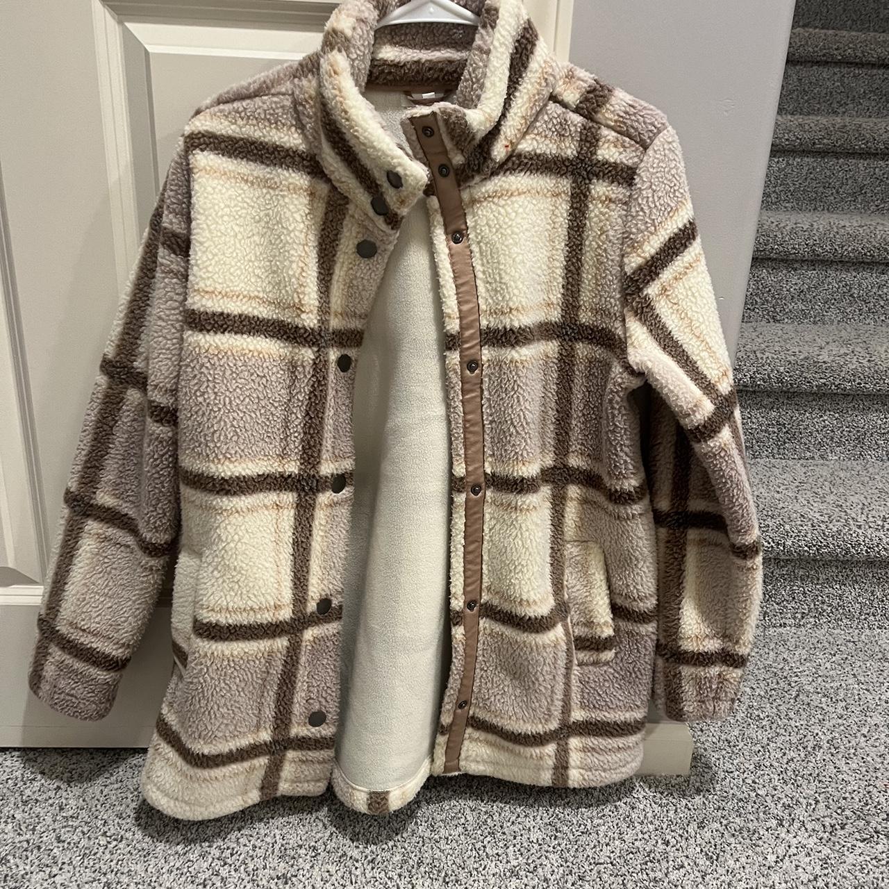 Maurice’s neutral plaid shacket, size M, super warm... - Depop