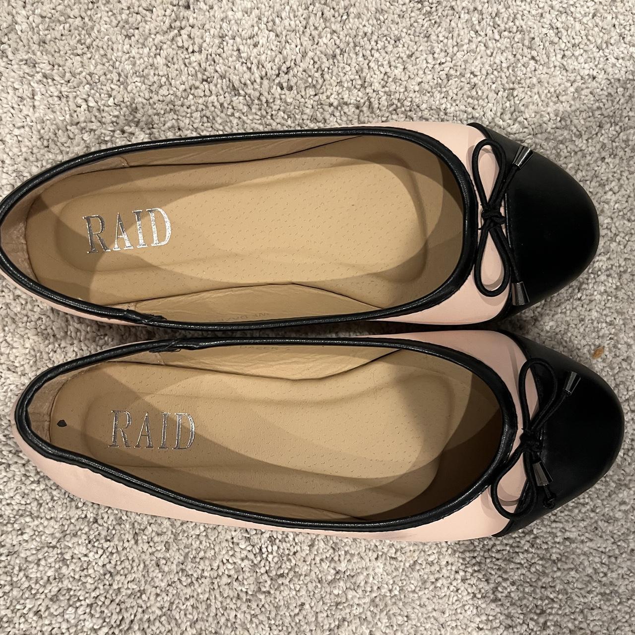 Size kids 5 (fits like adult 7.5) RAID flats - Depop