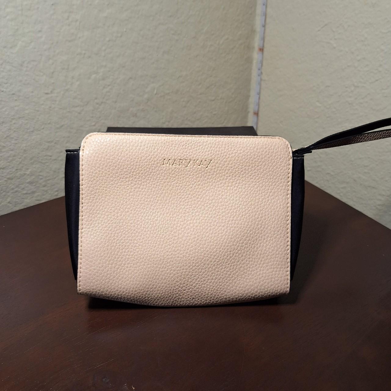 Mary Kay wallet Measurements: -Like new -no holes,... - Depop