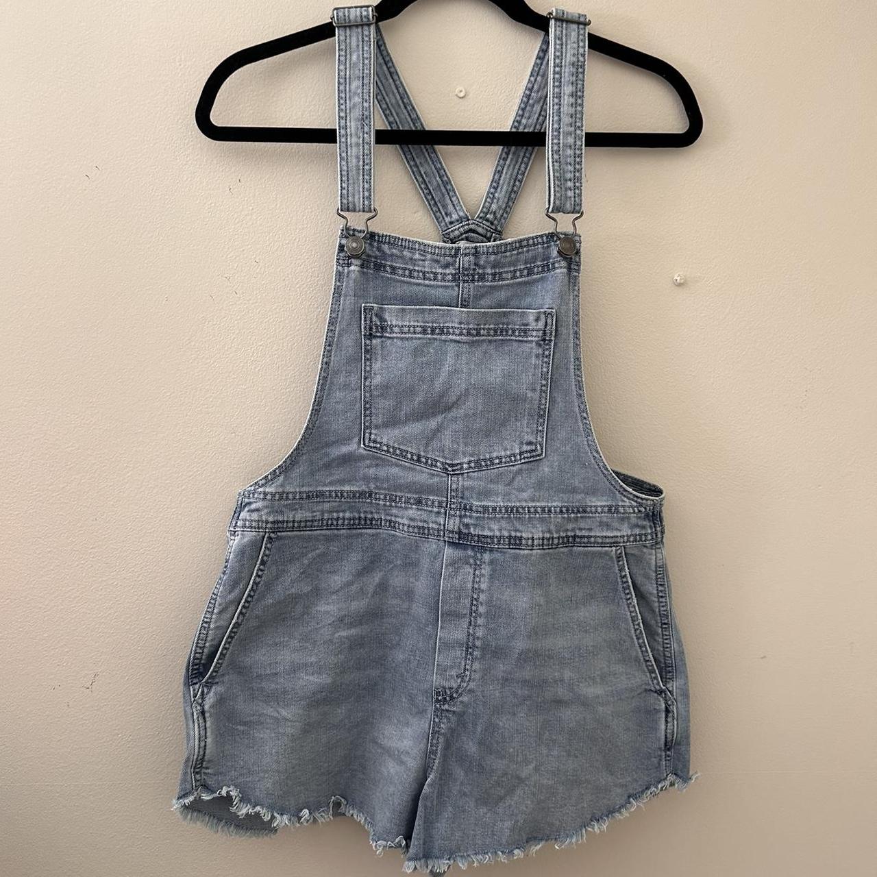 Size small overalls fits like medium - Depop