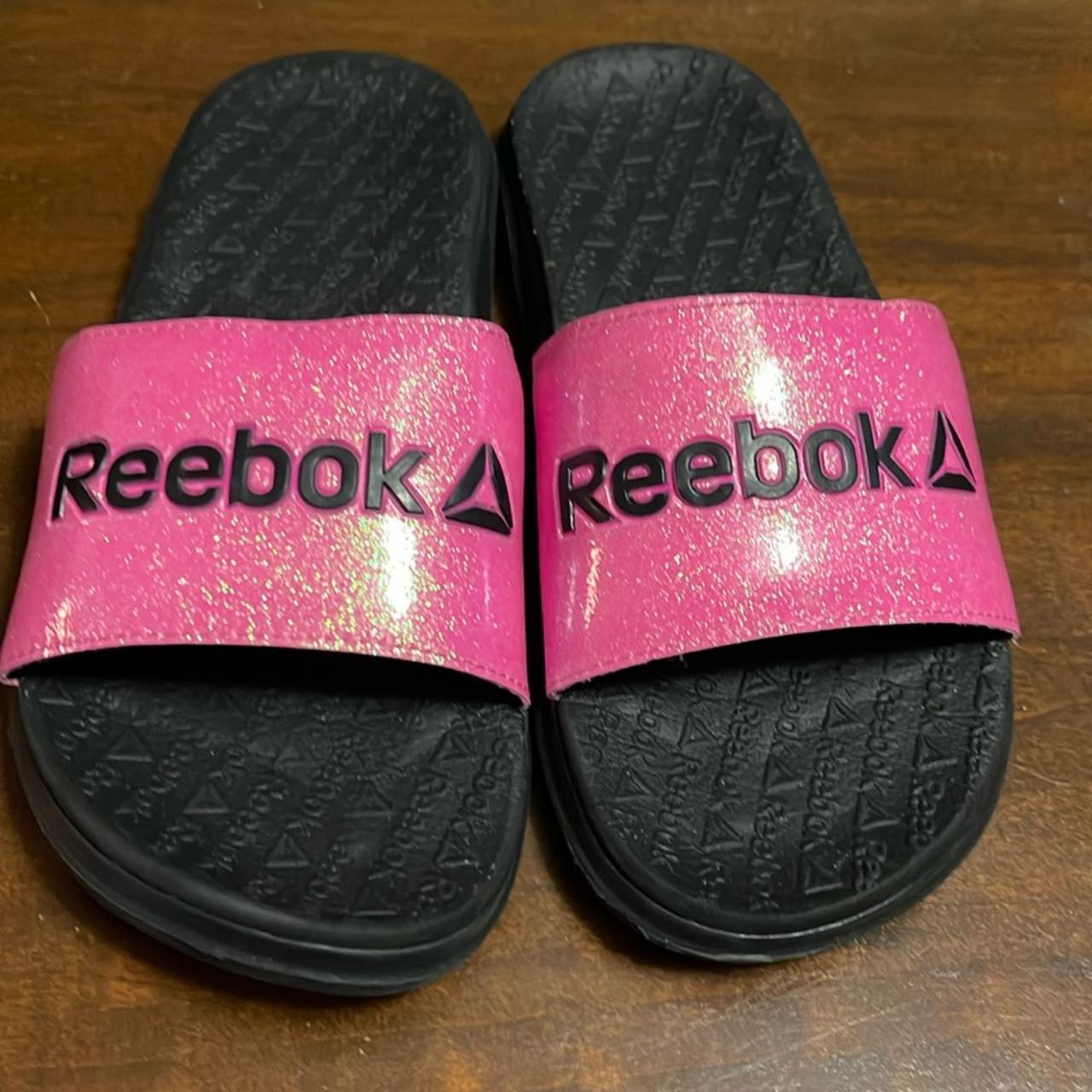 Reebok Girls Pink glitter slides size 4 Pre owned... - Depop