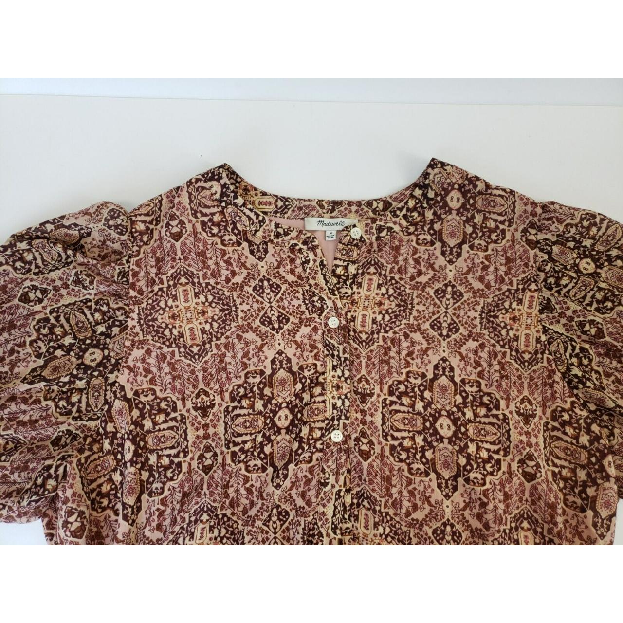 This Madewell blouse is a versatile addition to any... - Depop