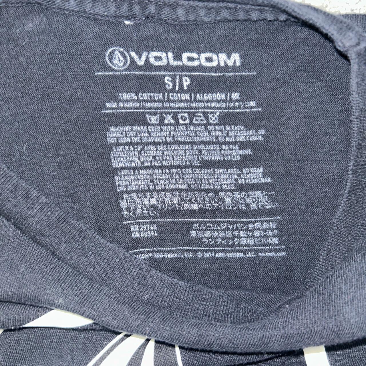 black volcom tshirt - Depop