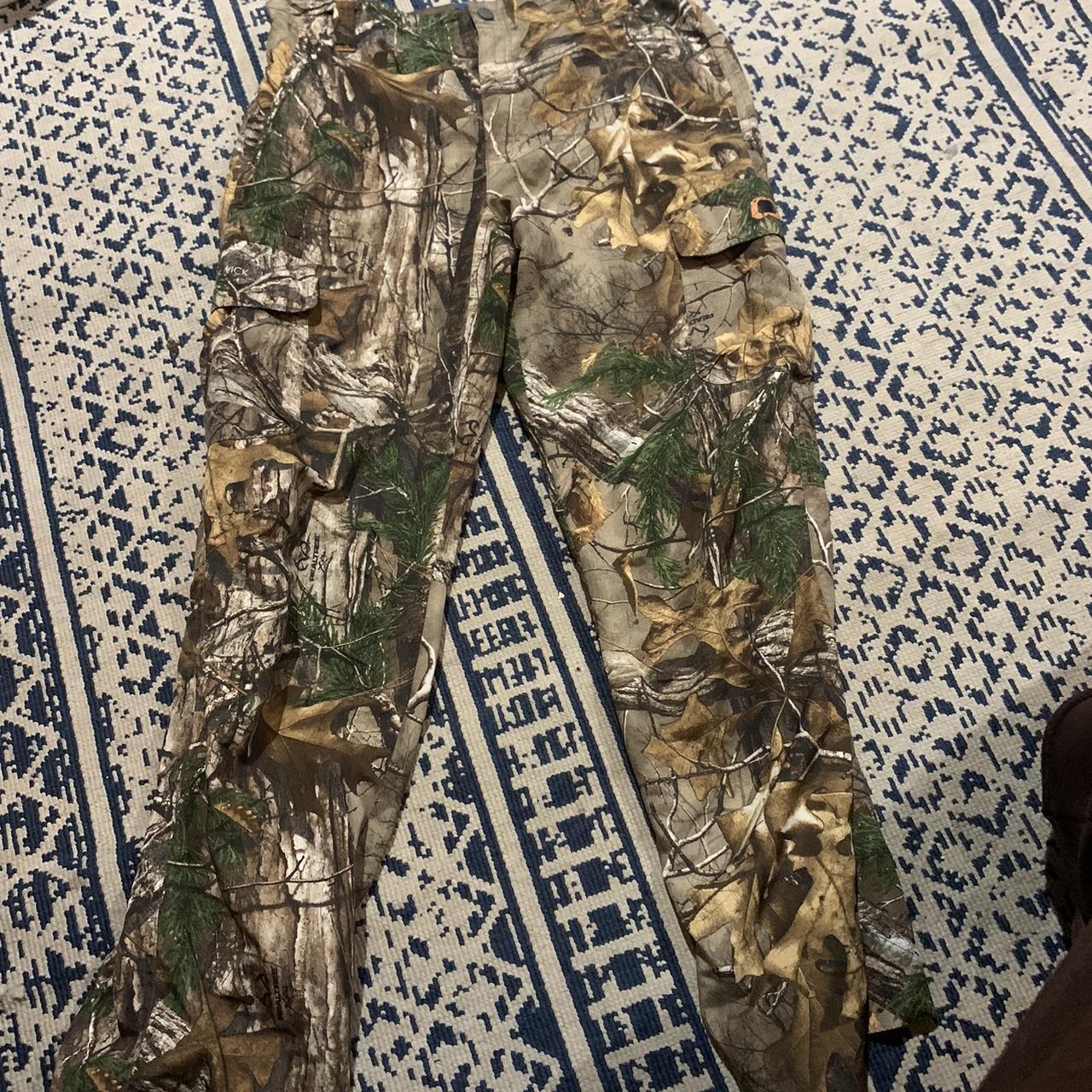Adult small camp cargos realtree - Depop