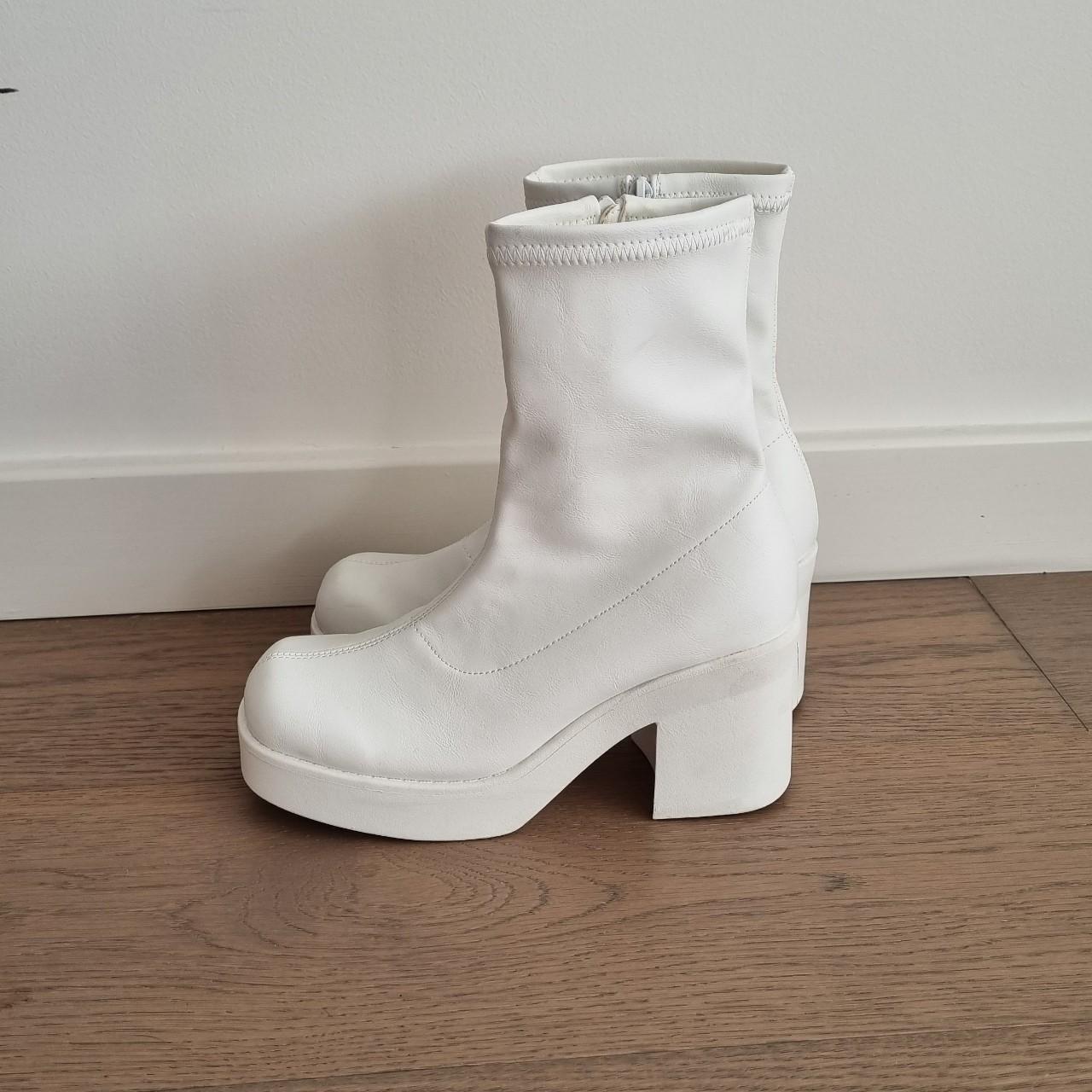 Wildfire MIMIC white boots - AU 8 (converts to UK... - Depop