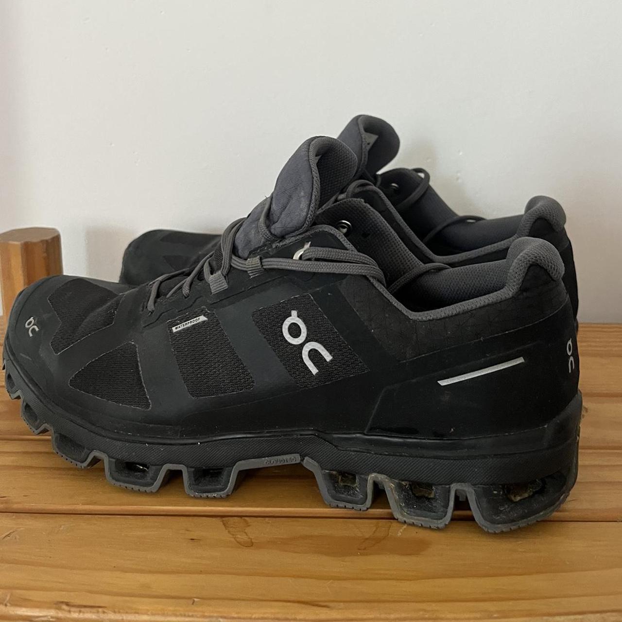 On Running Women's Black Trainers | Depop