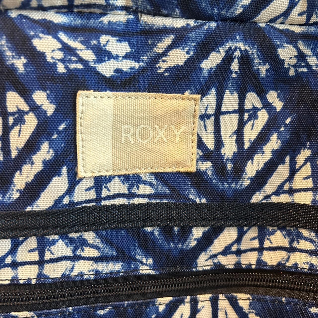 HUGE Roxy weekender duffle in excellent condition - Depop