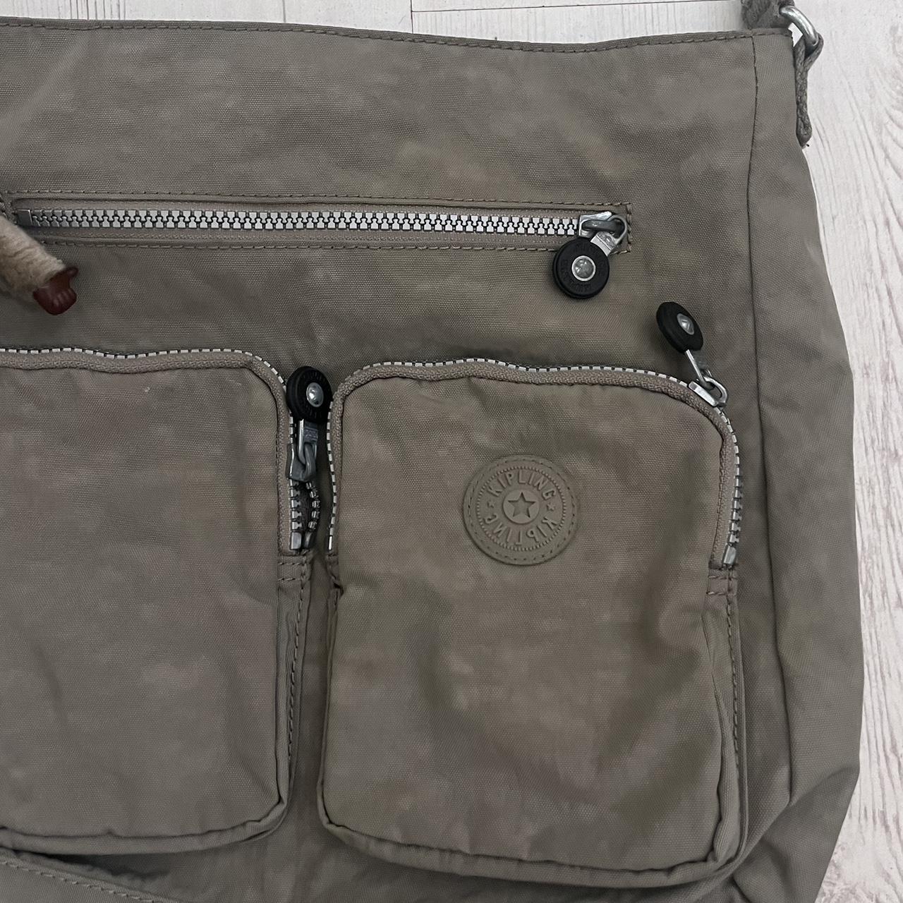 Kipling handbag 30cmx30cm Lots of pockets - Depop