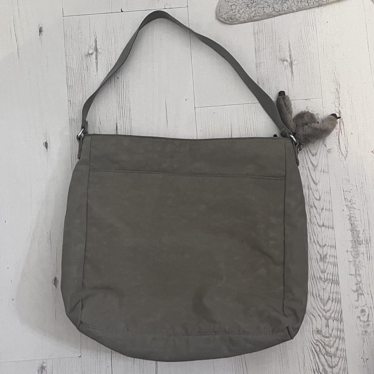Kipling handbag 30cmx30cm Lots of pockets - Depop