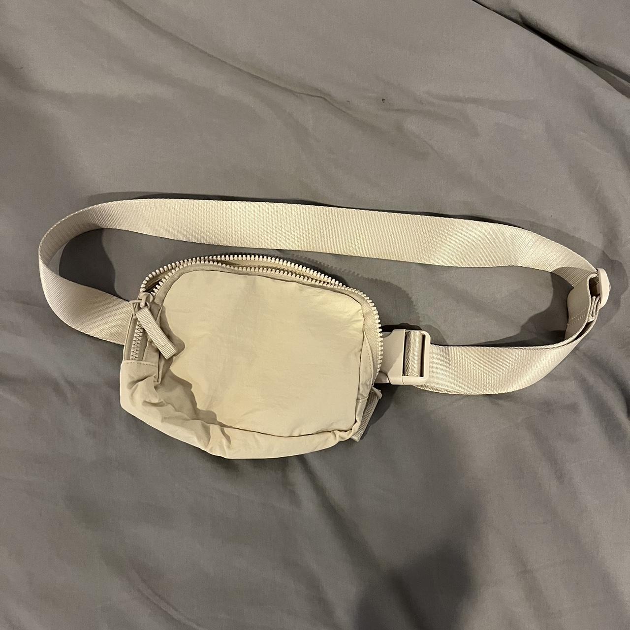 Beige Fanny pack - Depop