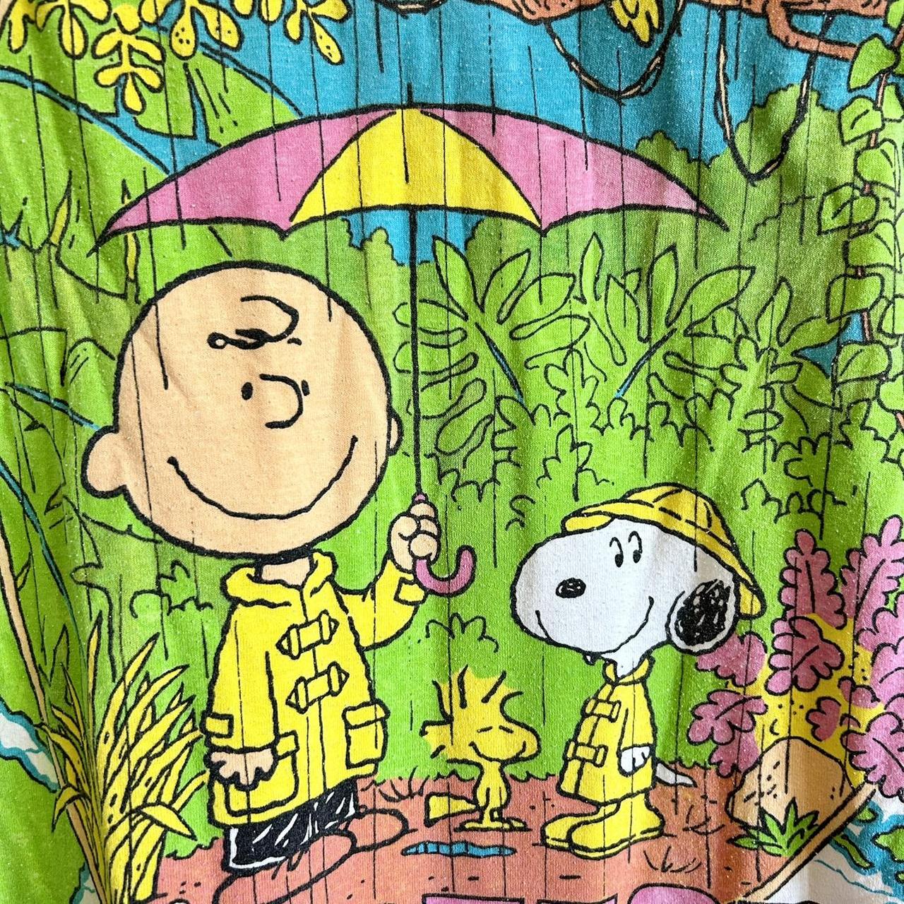 This is the most amazing Charlie Brown & Snoopy tee... - Depop