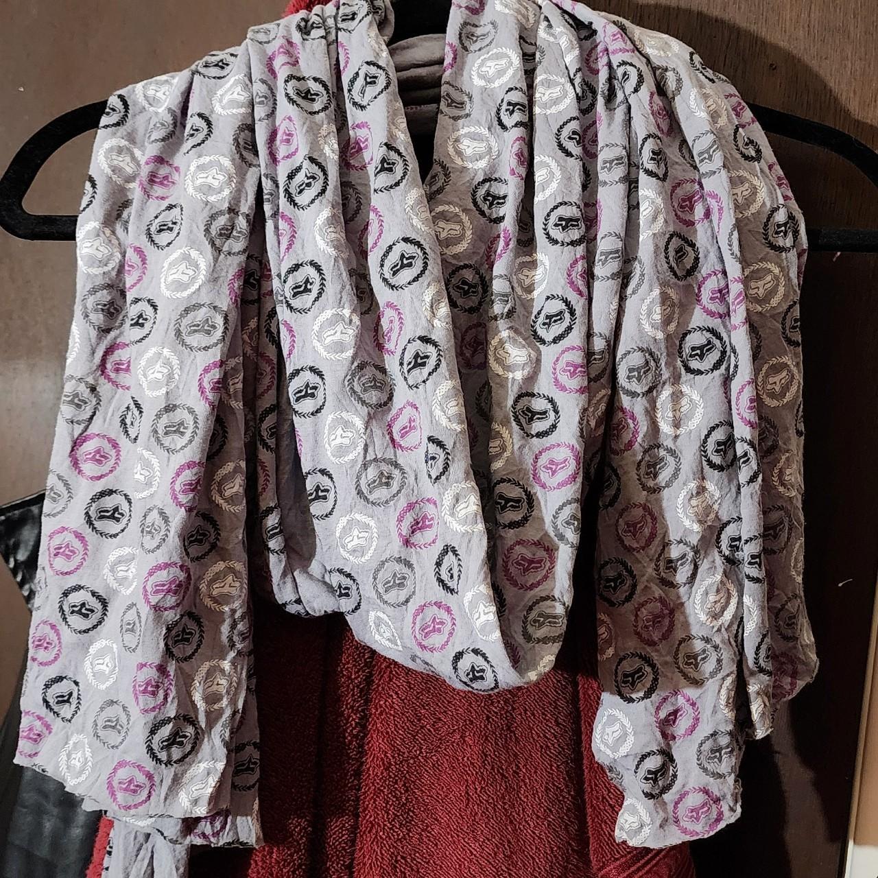 Fox fashion scarf - Depop