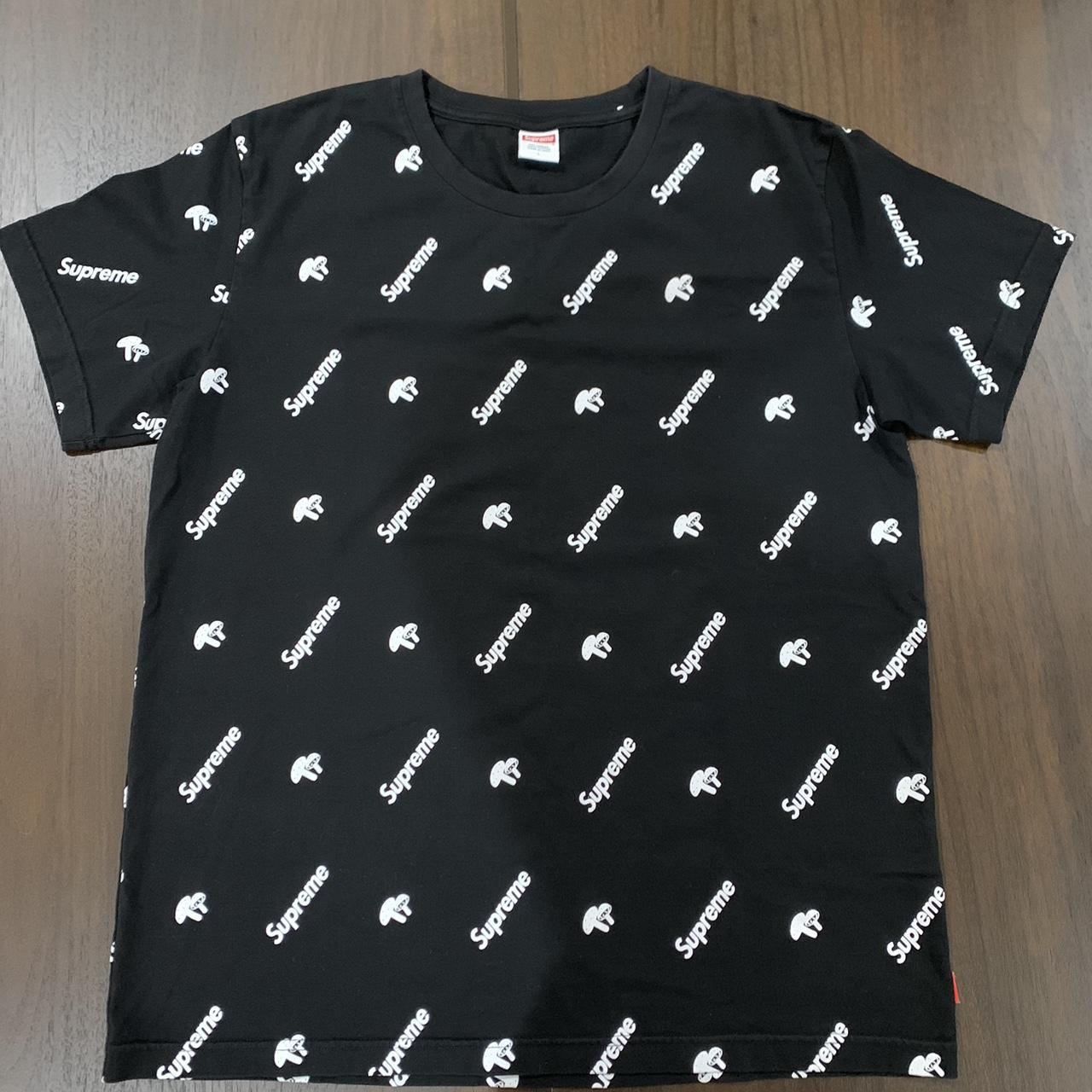 Supreme t-shirt (size L) tried on like twice - Depop