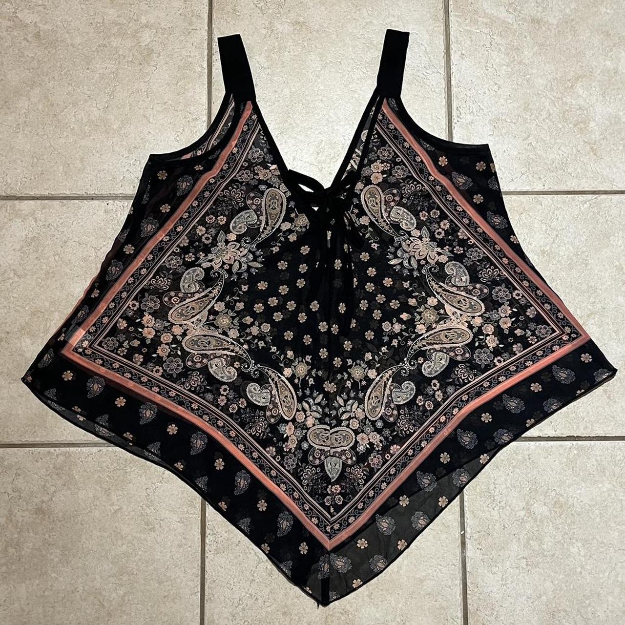 2000s Summer Flowy Tank Top🥀 Super cute patterned... | Depop