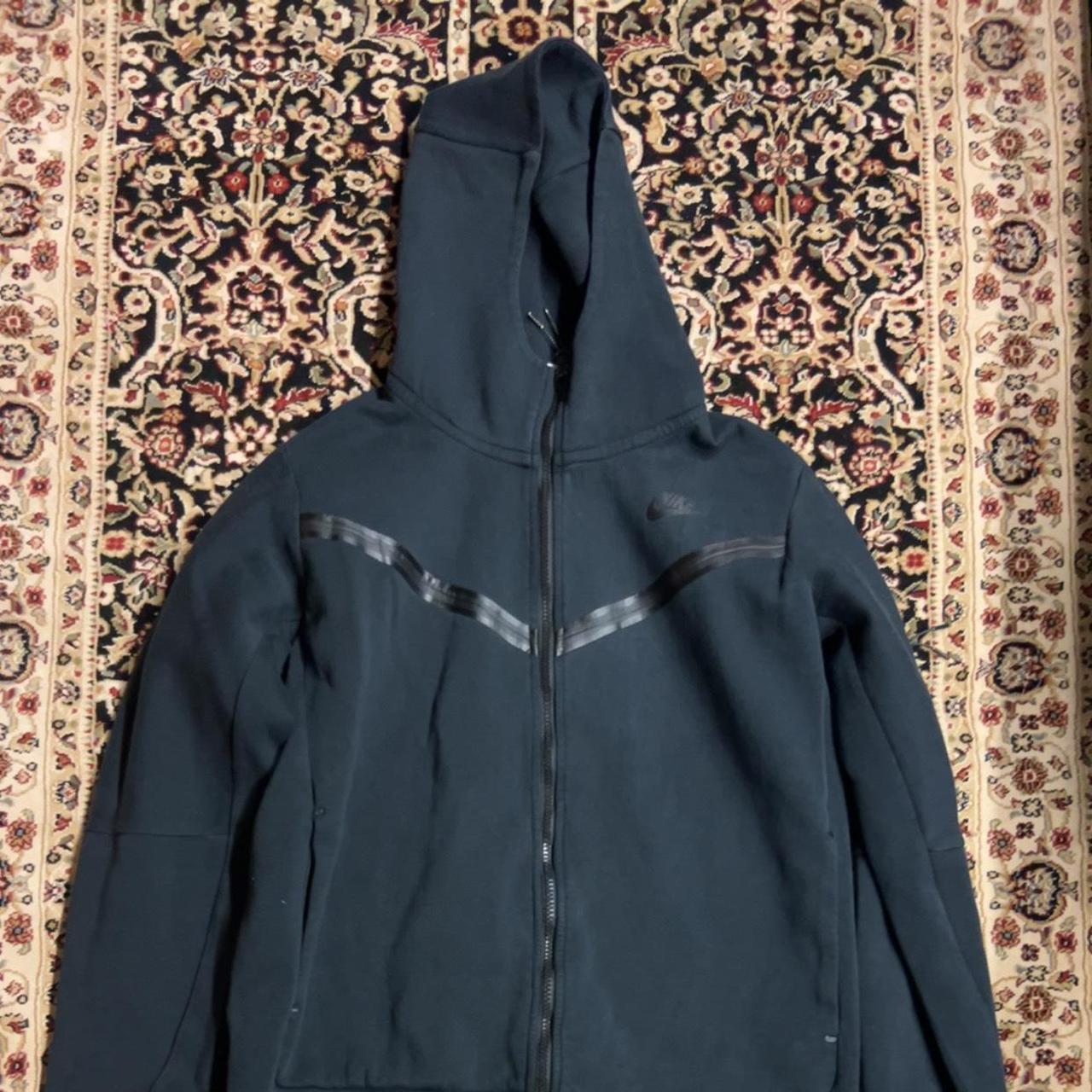 medium black nike tech - Depop