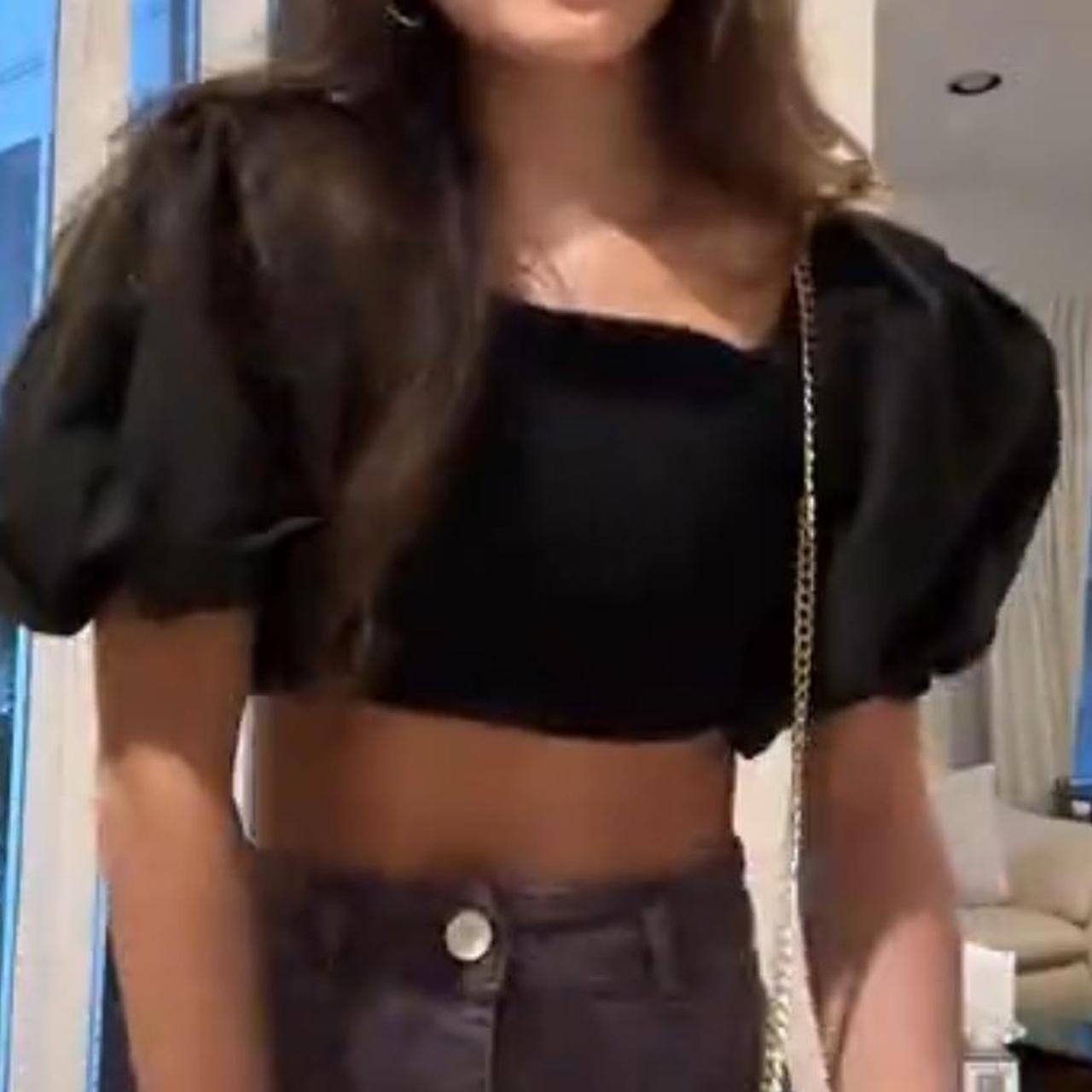 Zara poofy sleeve crop top super cute Size small... - Depop