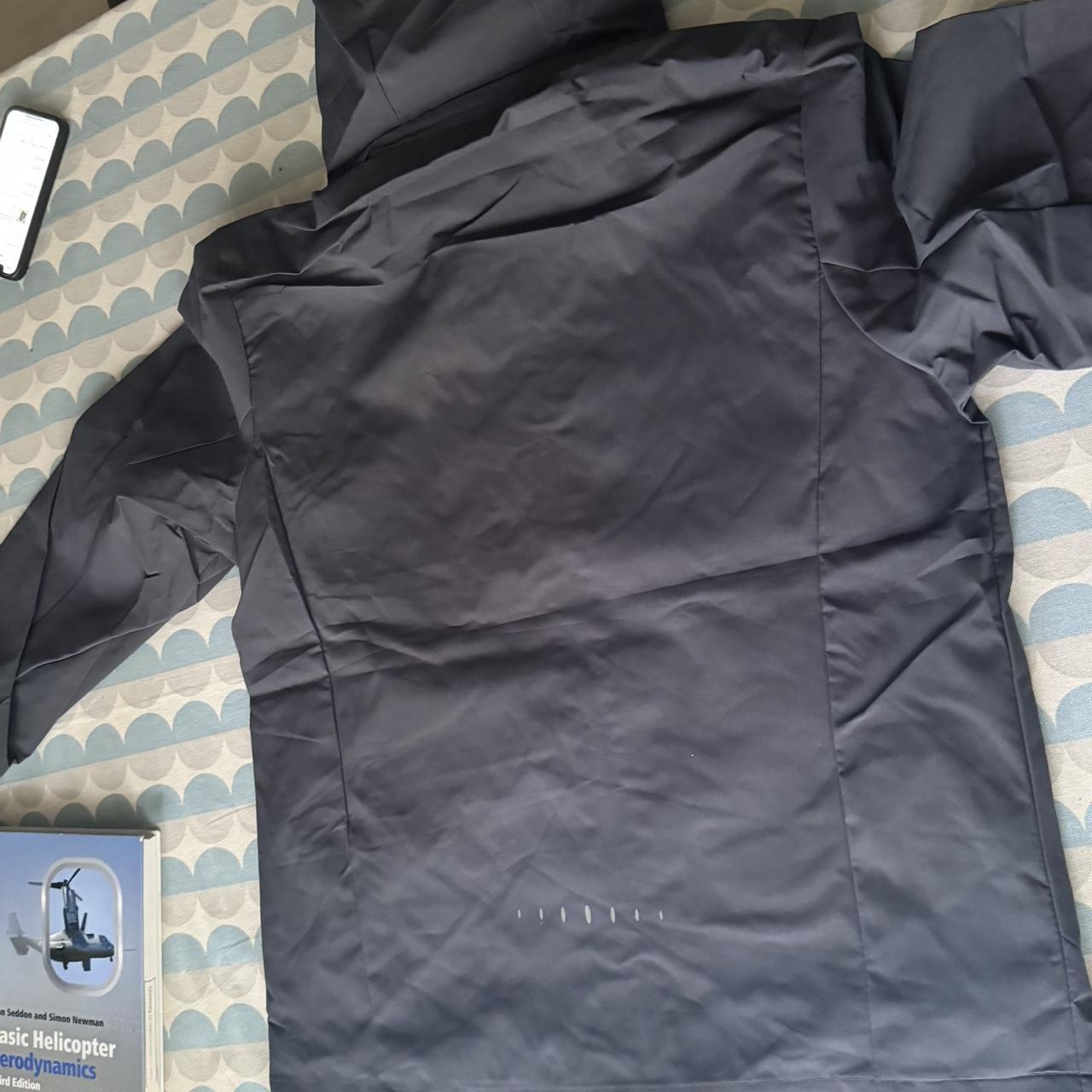 Arc'teryx black jacket msg for more info - Depop