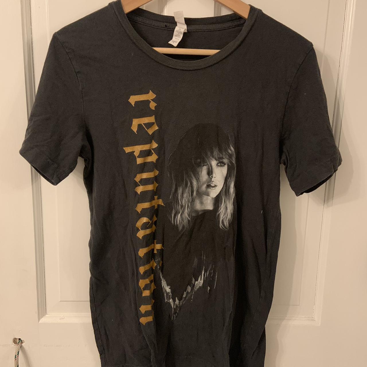 Taylor swift reputation tour tee - Depop