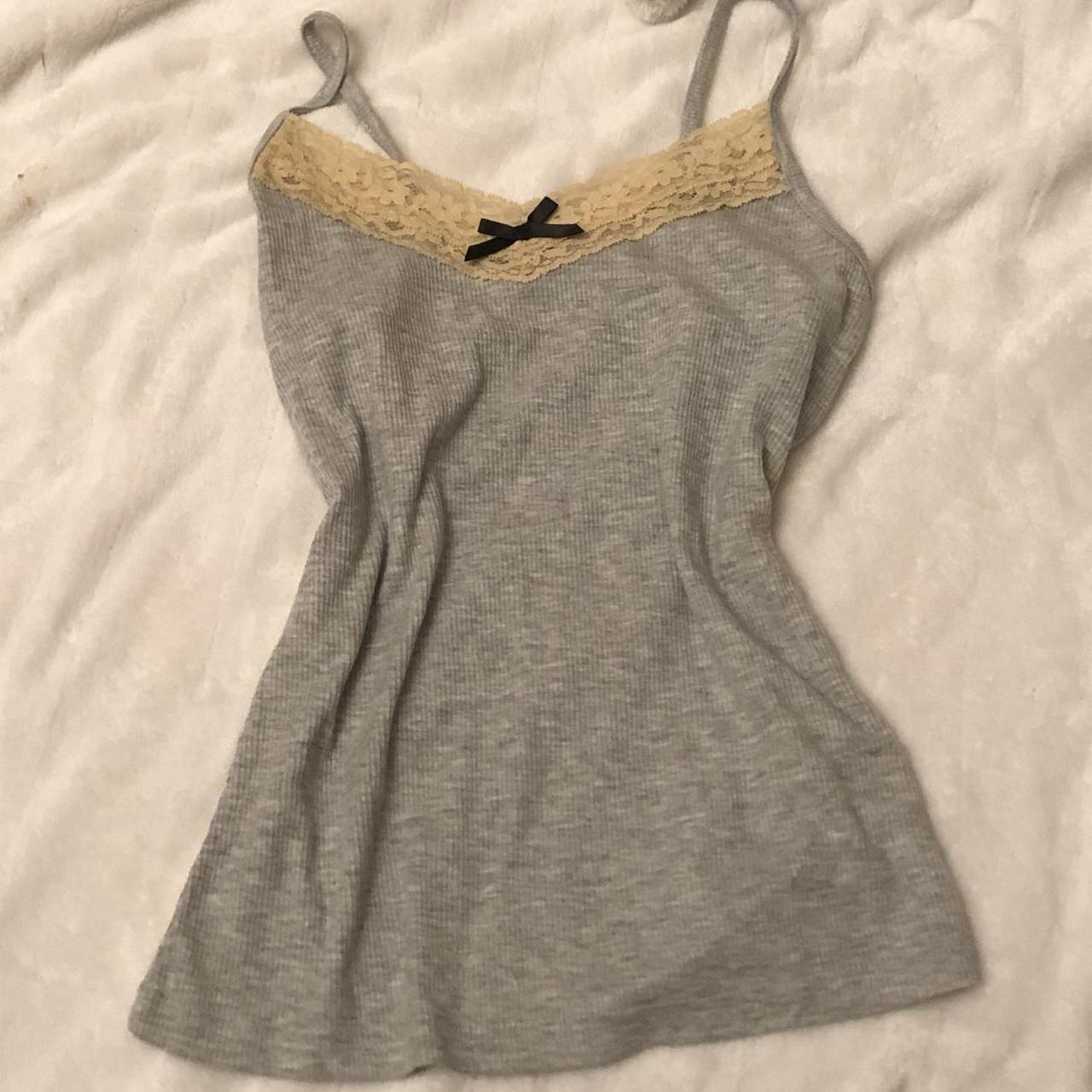 lace grey tank with a bow — -ˋ୨୧´- — fits like a m,... - Depop