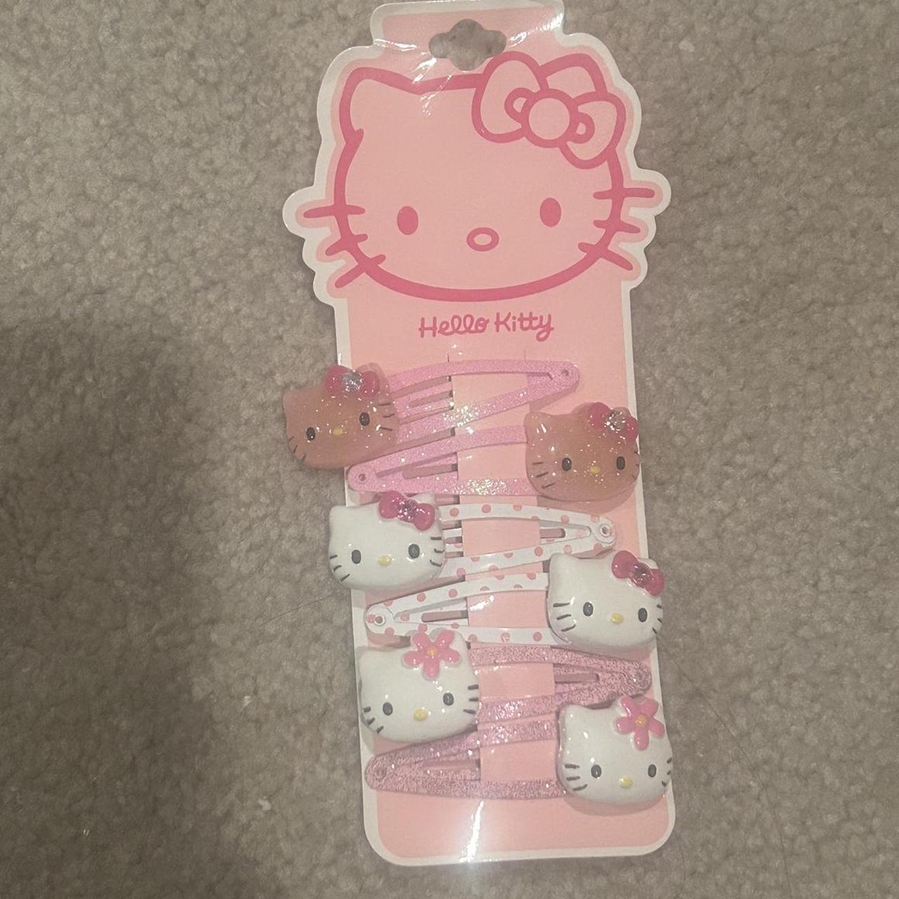 hello kitty hair clip - Depop