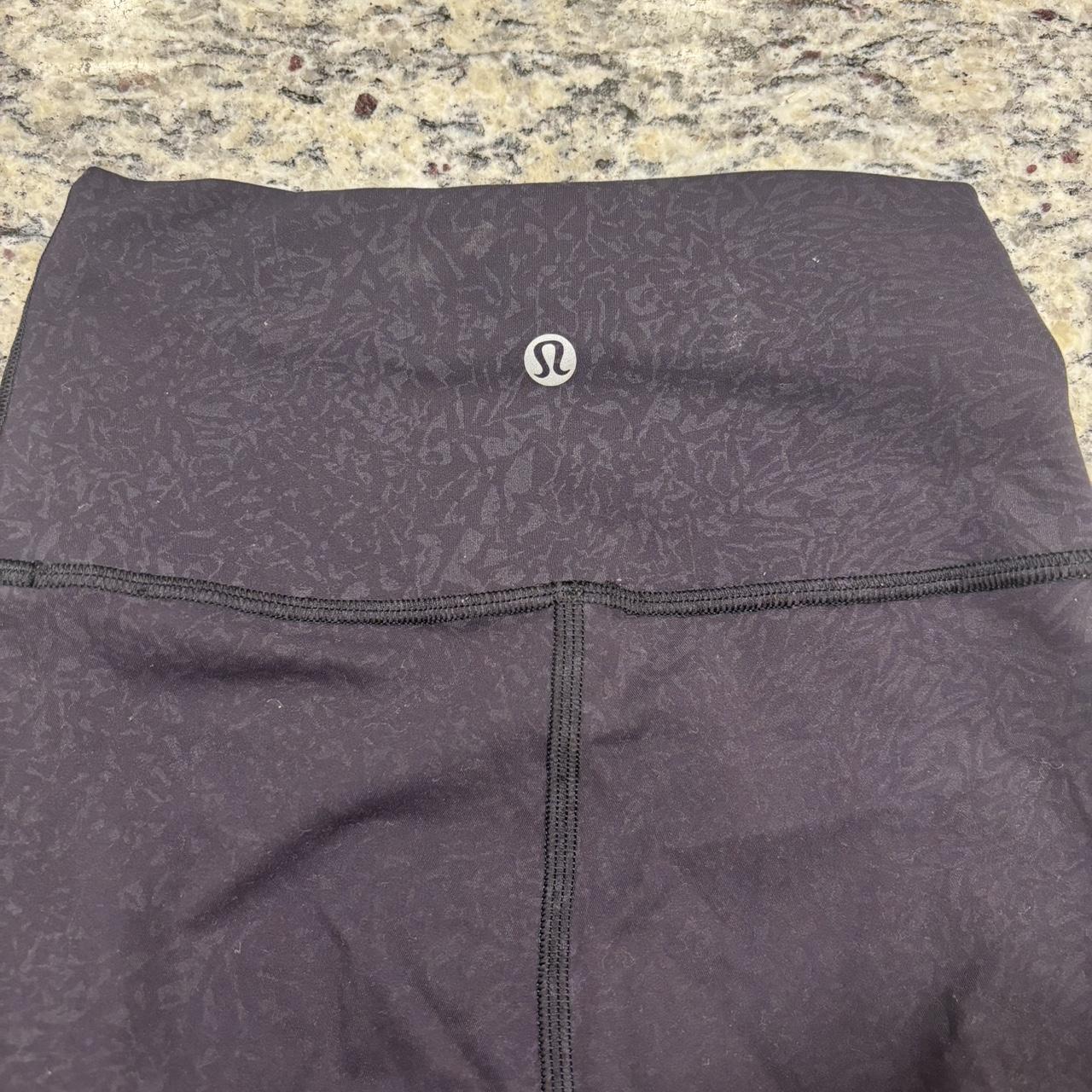 Lululemon leggings Patterned black - Depop