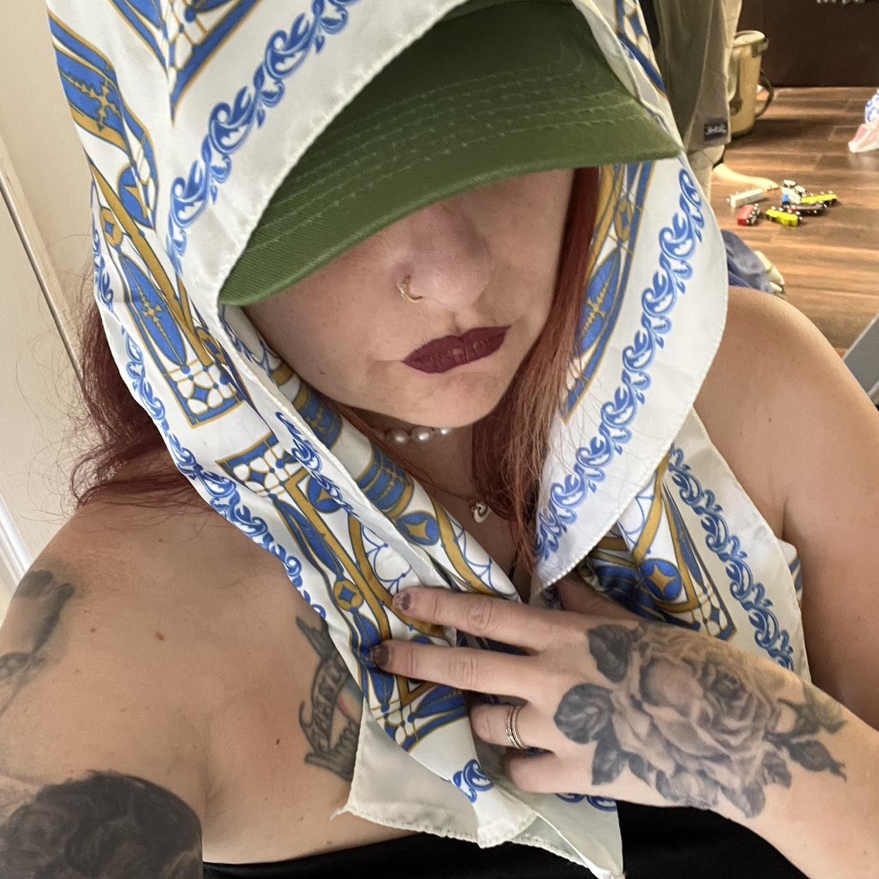 Such a gorgeous head scarf xoxoxo the colors remind... - Depop