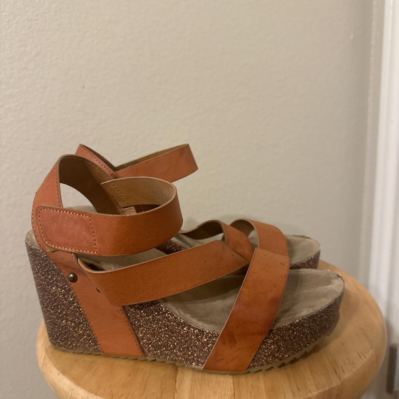 Comfy Souls camel colored wedges - Depop