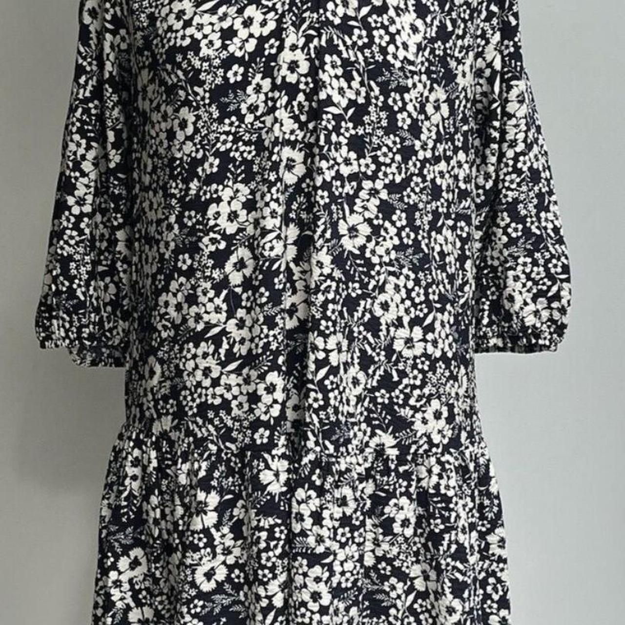 3/4 inch sleeve f&f dress floral print navy and... - Depop