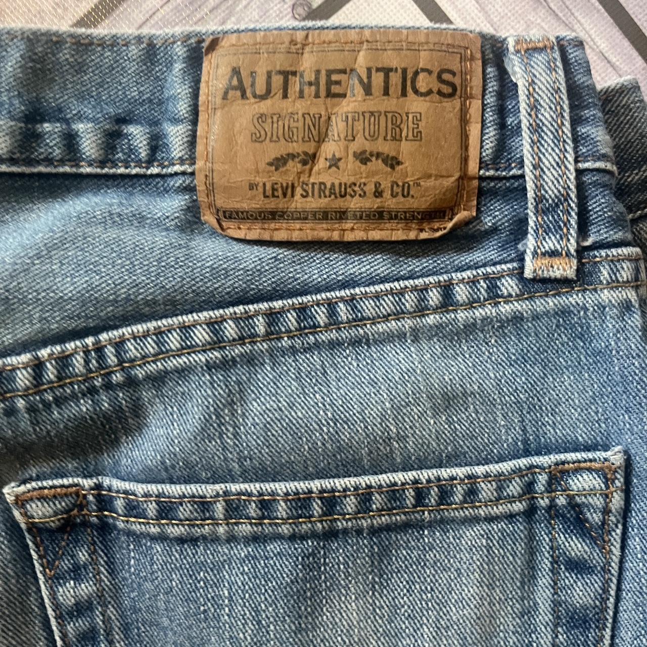 Authentic vintage Levi signature straight fit jeans... - Depop