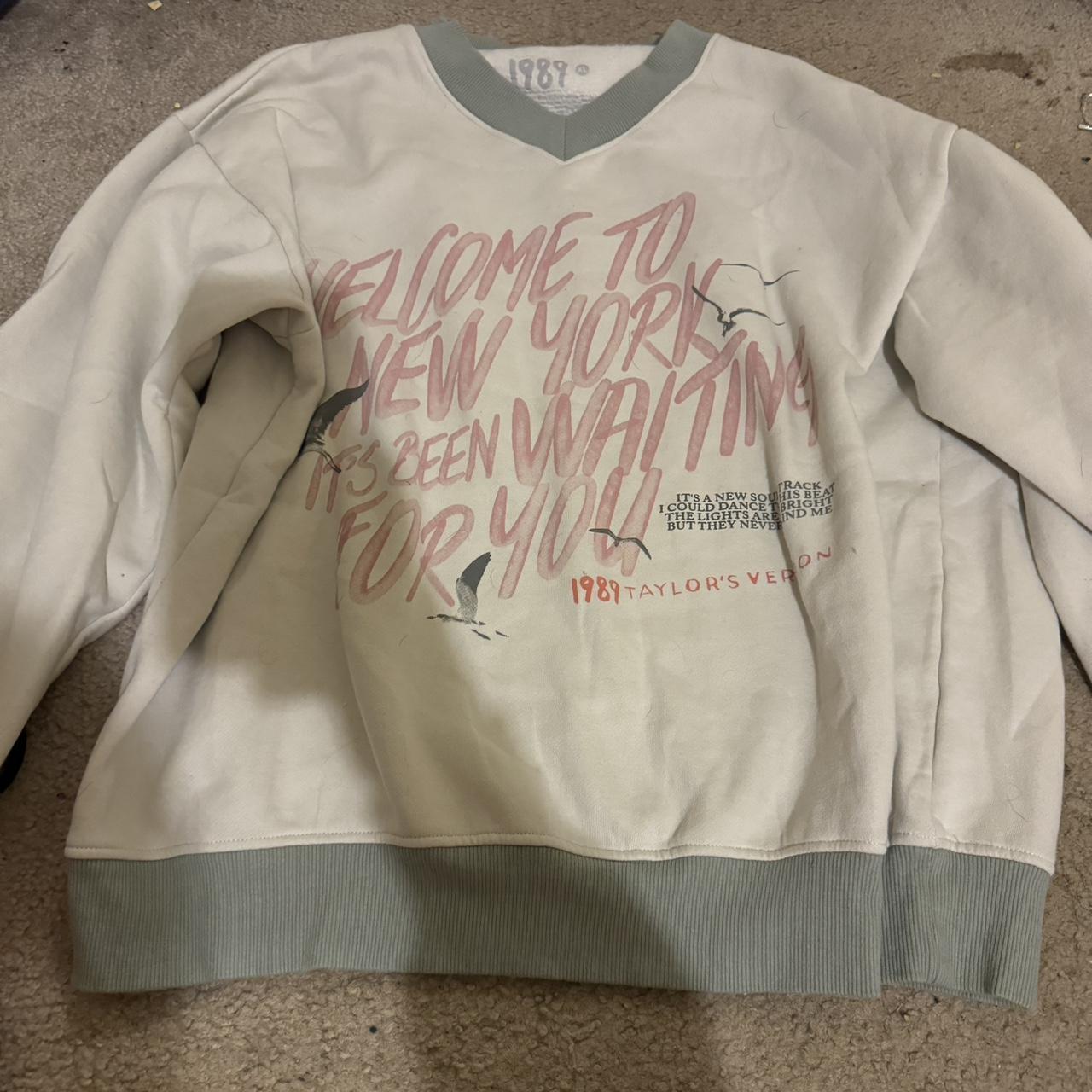 xl 1989 taylor swift merch, worn once! - Depop