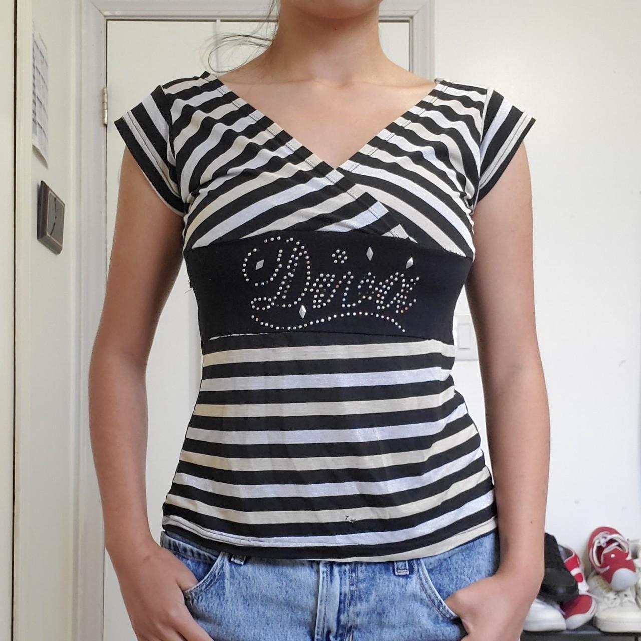 Diva y2k top •no tags •flaws -hole at the very... | Depop