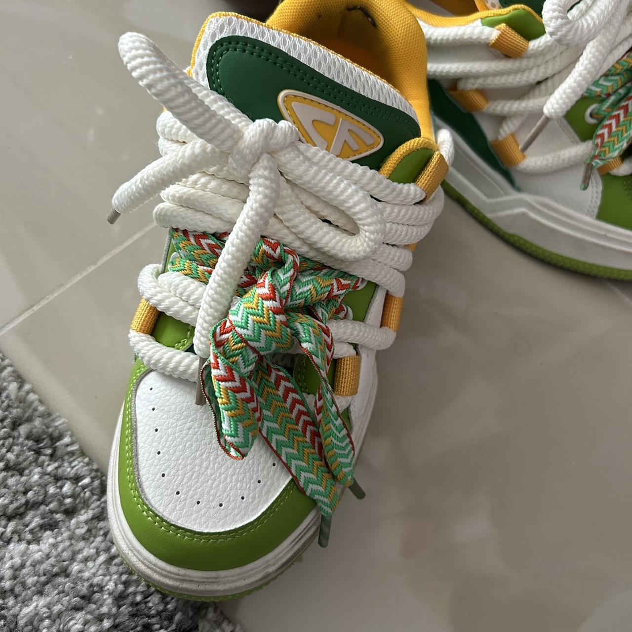 SHEIN SNEAKERS PRÉ LOVED SLIGHT WEAR INSIDE... - Depop