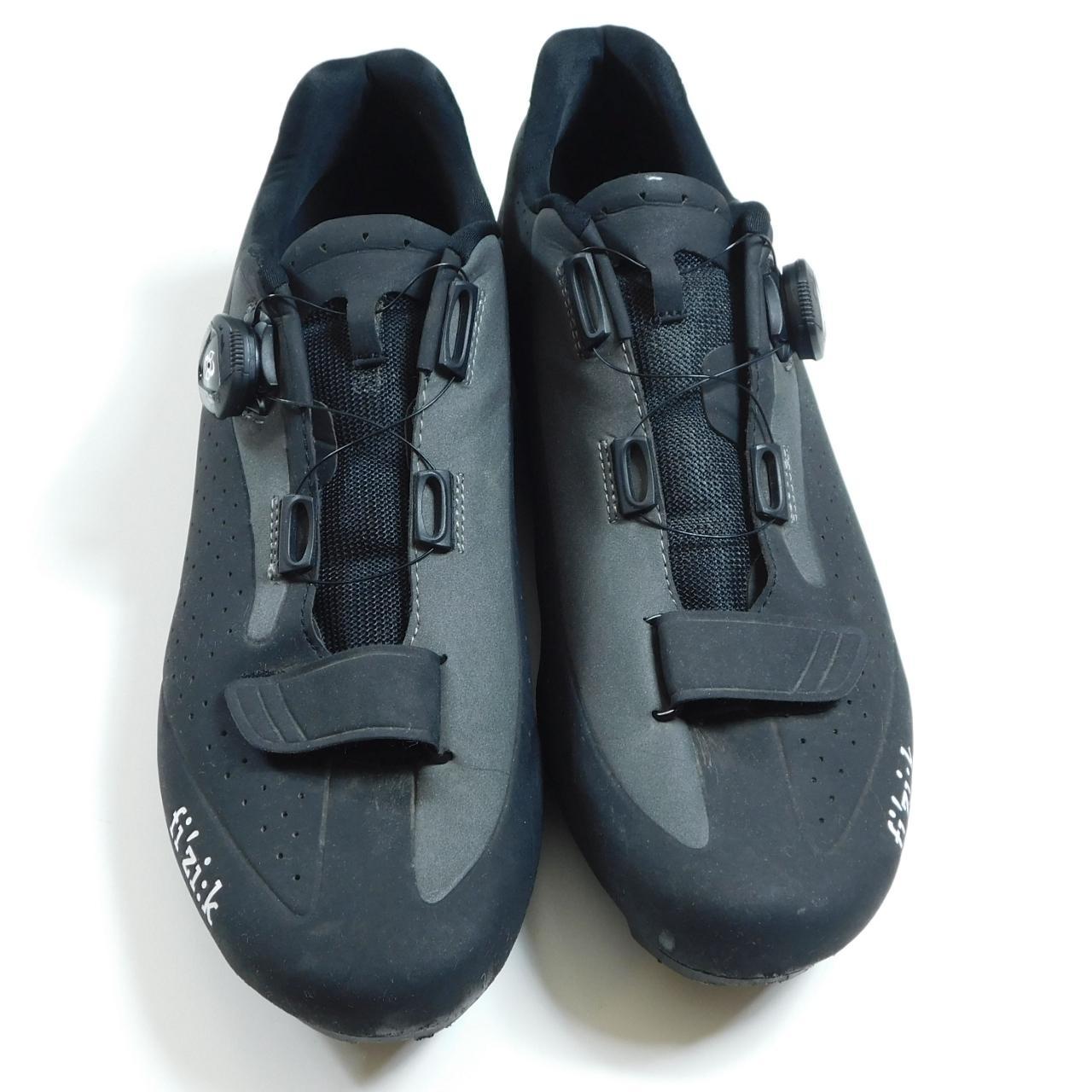 These Fizik R5 shoes are in good, pre-owned... - Depop
