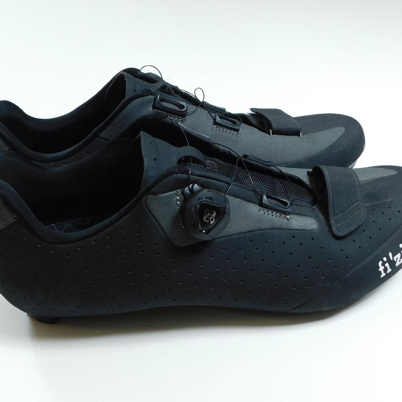 These Fizik R5 shoes are in good, pre-owned... - Depop
