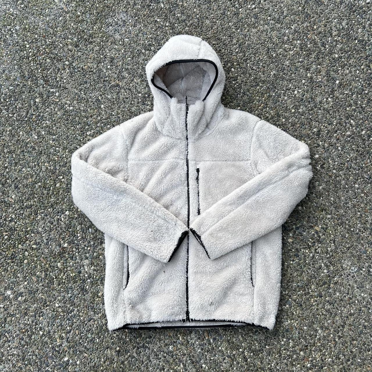 UNIQLO Fleece Jacket Mens Medium Cream Color msg... - Depop