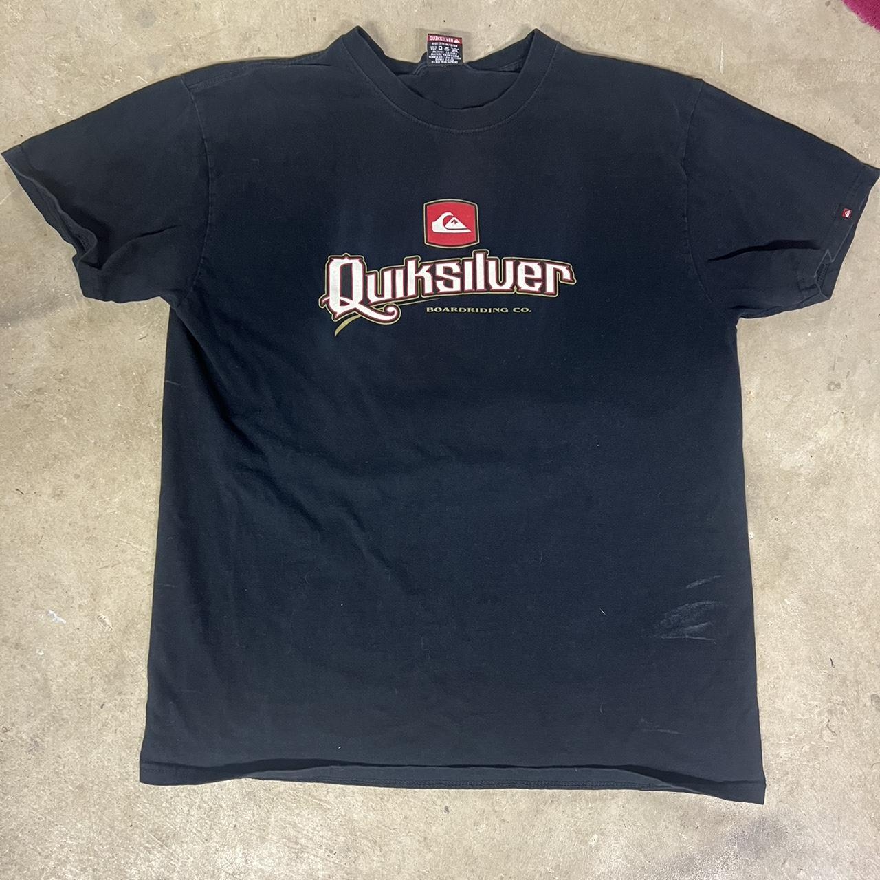 Quicksilver T-shirt Large (26 length 20 pit to pit) - Depop