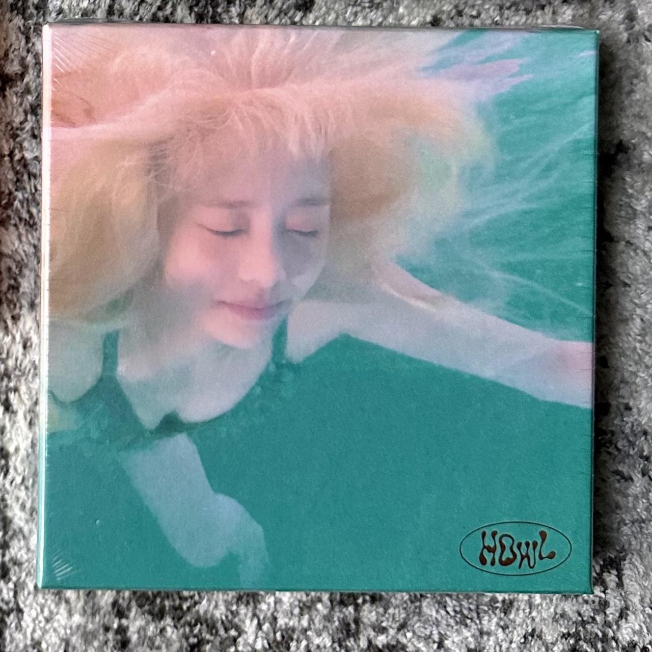 Chuu Howl sealed album - Wave version Album is... - Depop