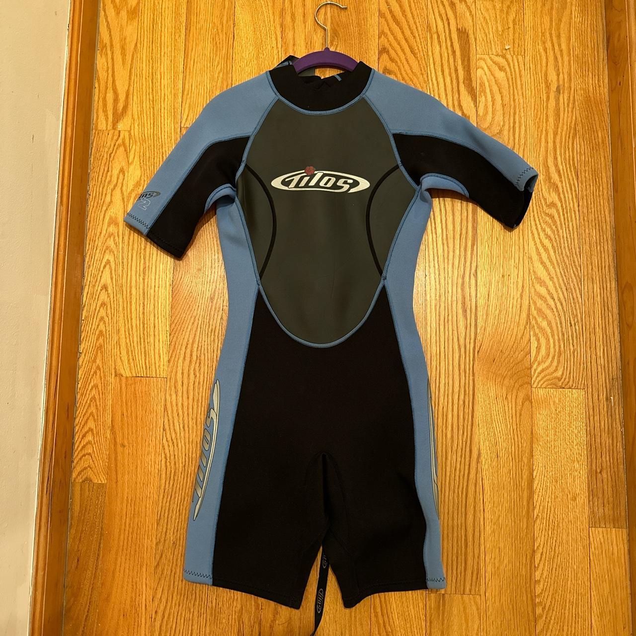 Spring shortie wetsuit small - Depop