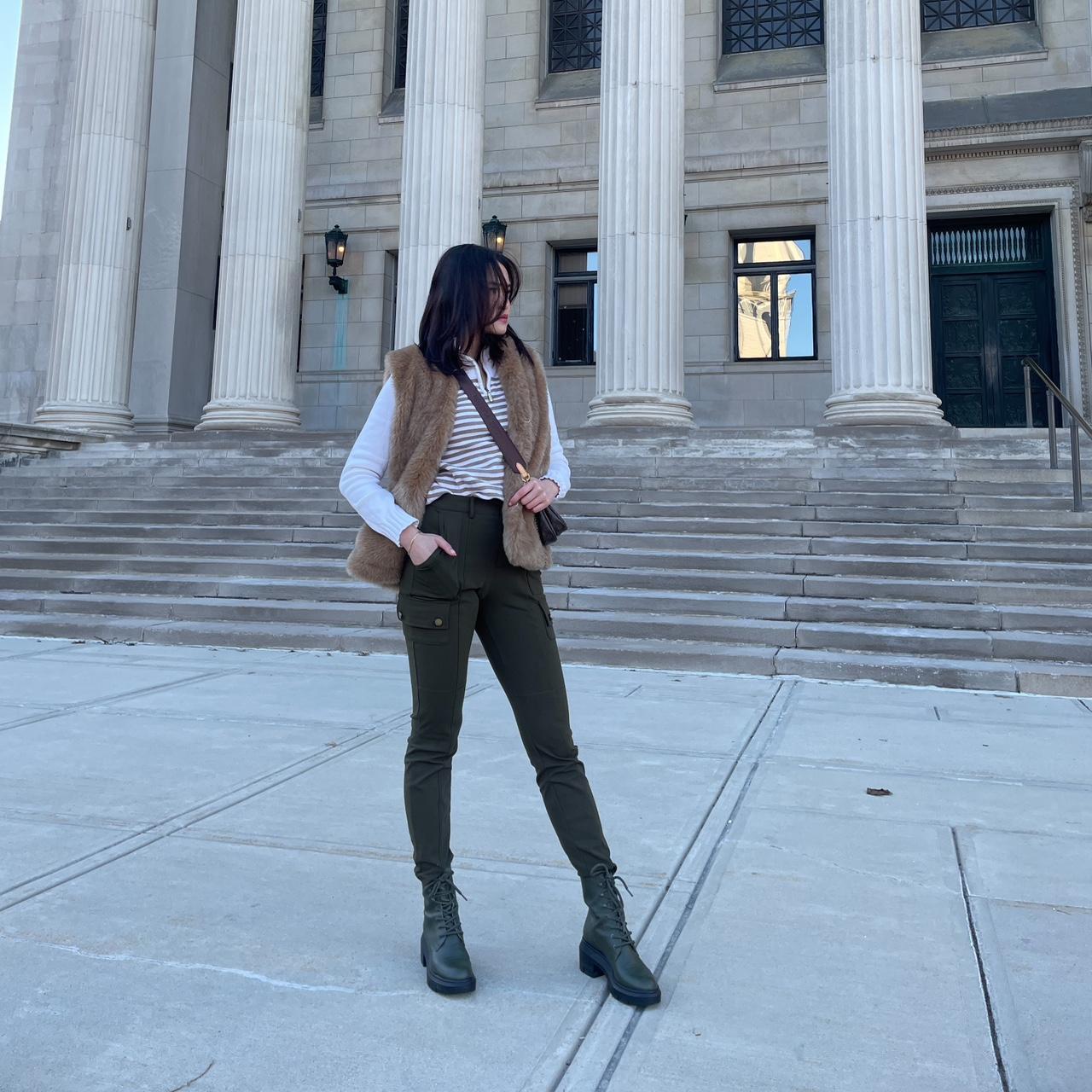 Stretchy cargo pants from Halara - Depop