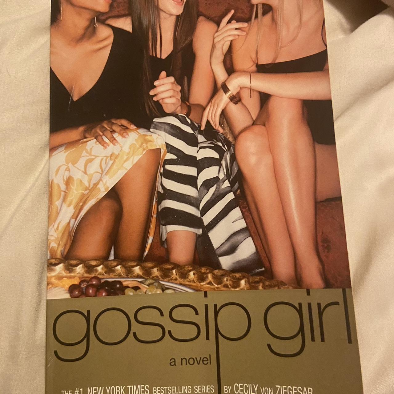 gossip girl almost as new book - Depop