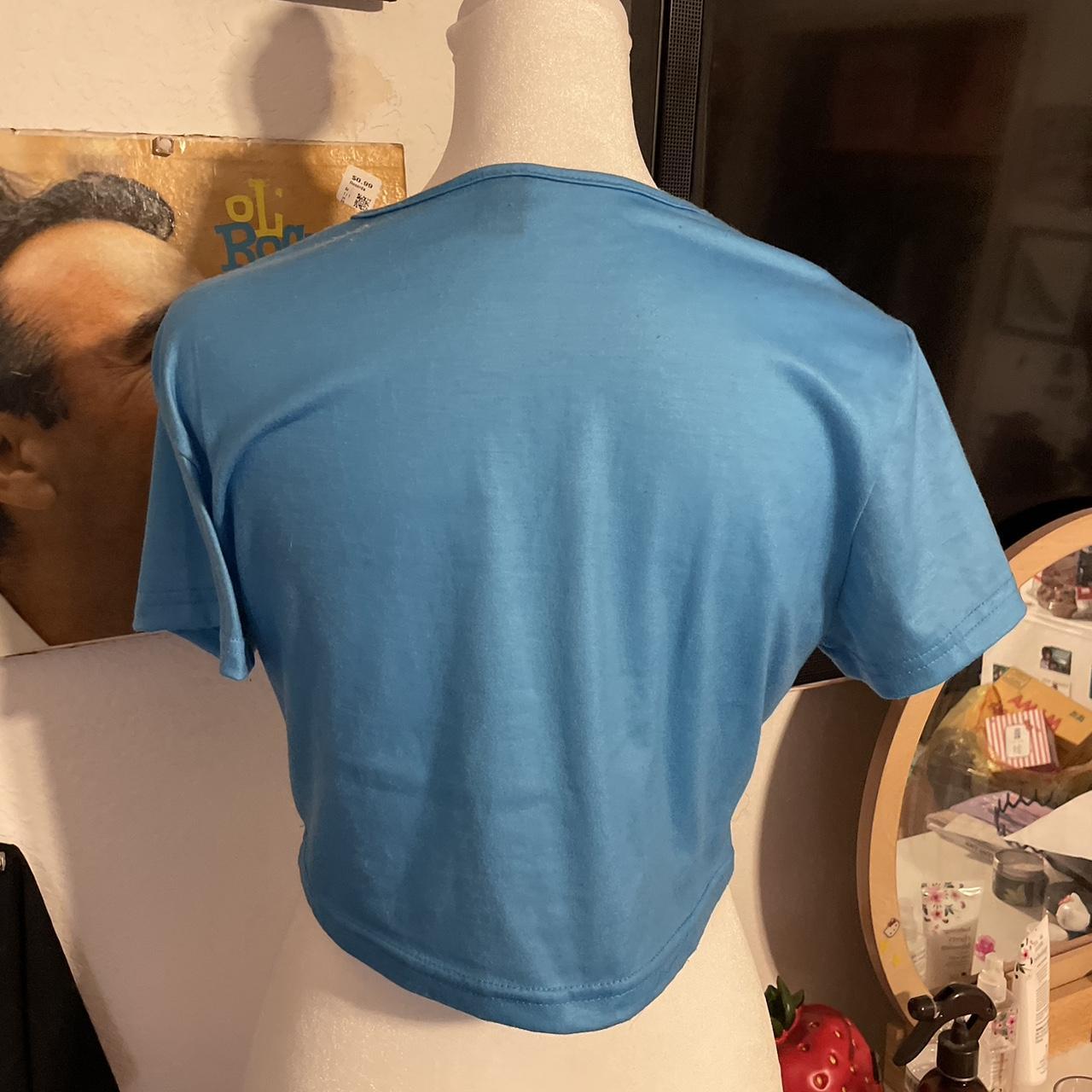 earthy crop top sooo cute super cropped has small... - Depop