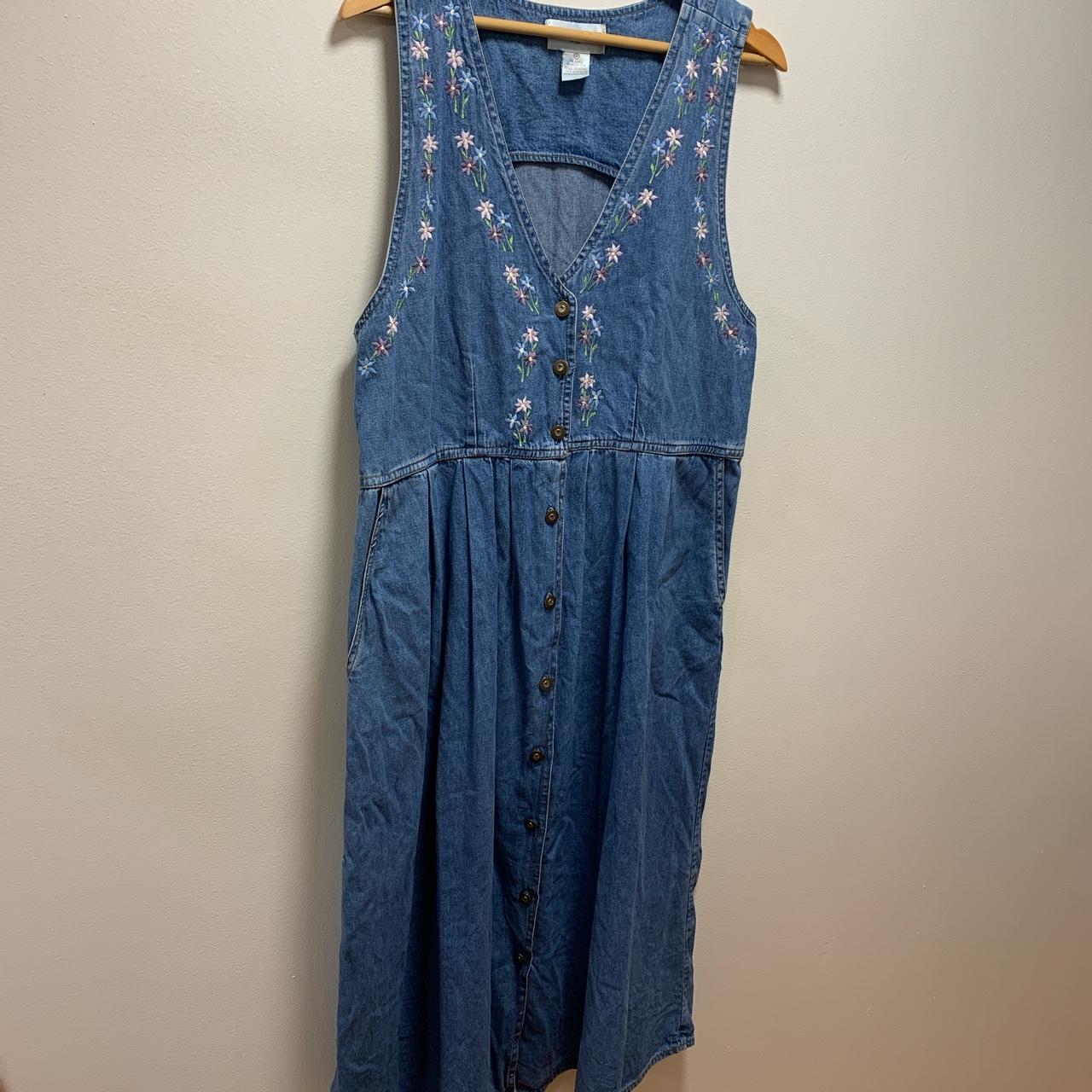 Casual Corner & Co denim dress. Women’s size Medium. - Depop