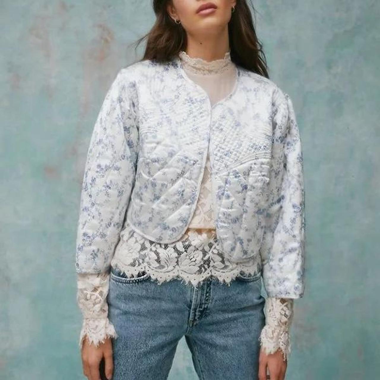 Quilted toile floral jacket size medium cropped fit - Depop