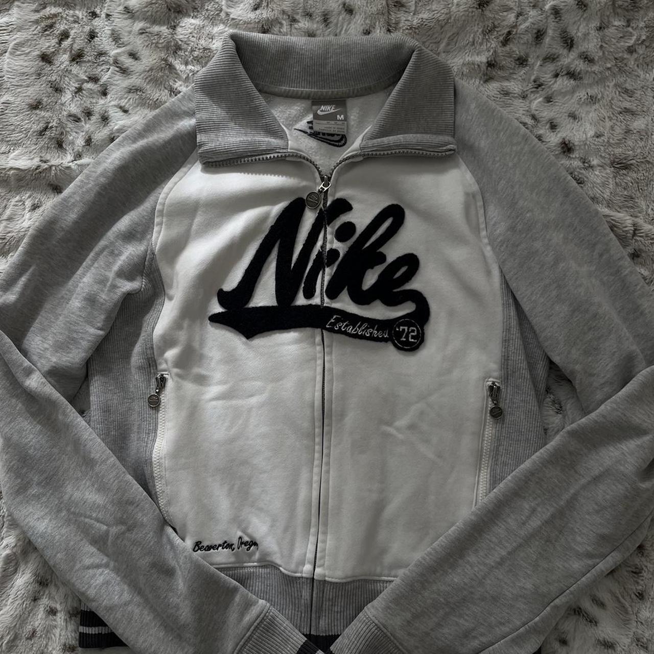 Vintage Nike zip up jacket🤍🩶 Size: labelled M but... - Depop