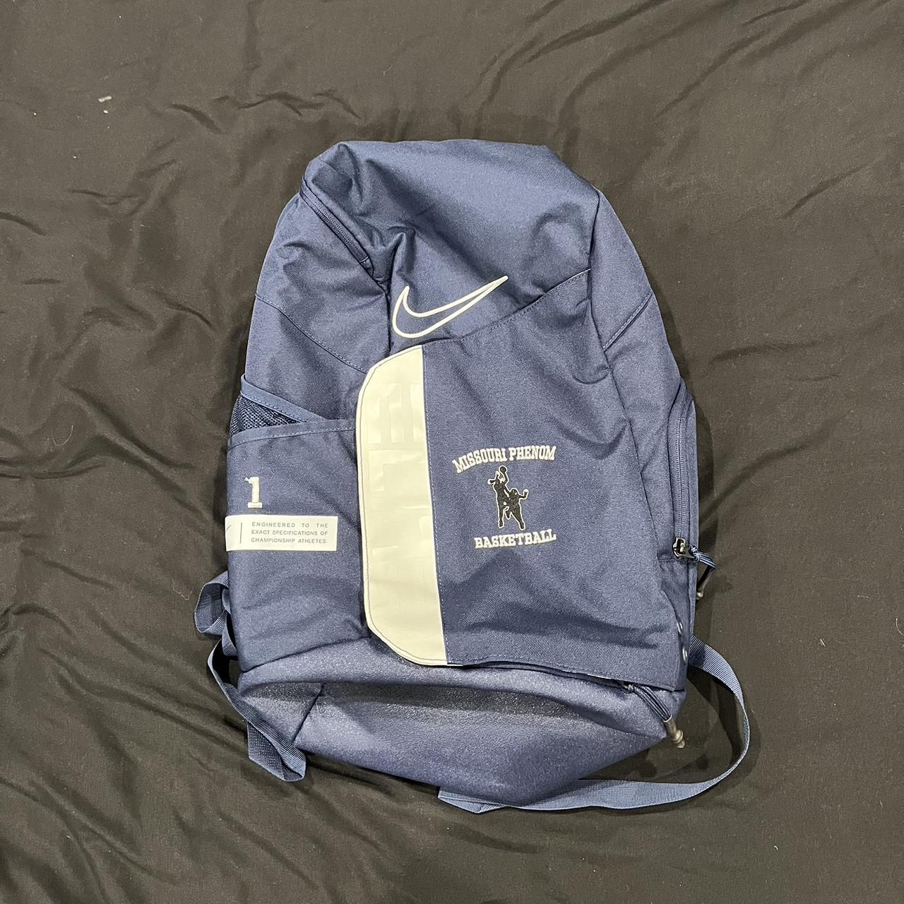 navy Nike elite bag Amazing condition never worn... - Depop