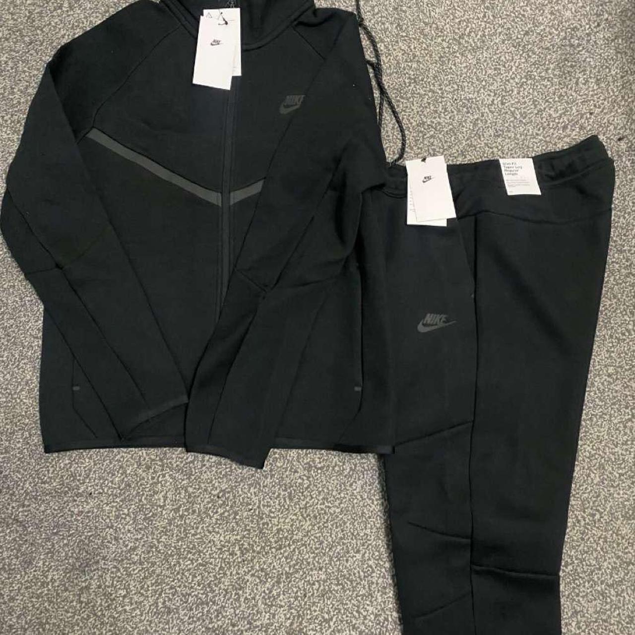 Medium- Black Nike new season Tech Fleece Tracksuit - Depop
