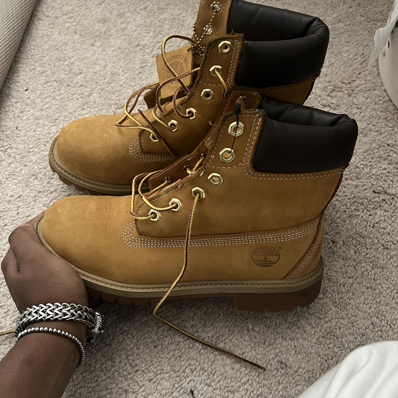 timbs barely worn - Depop