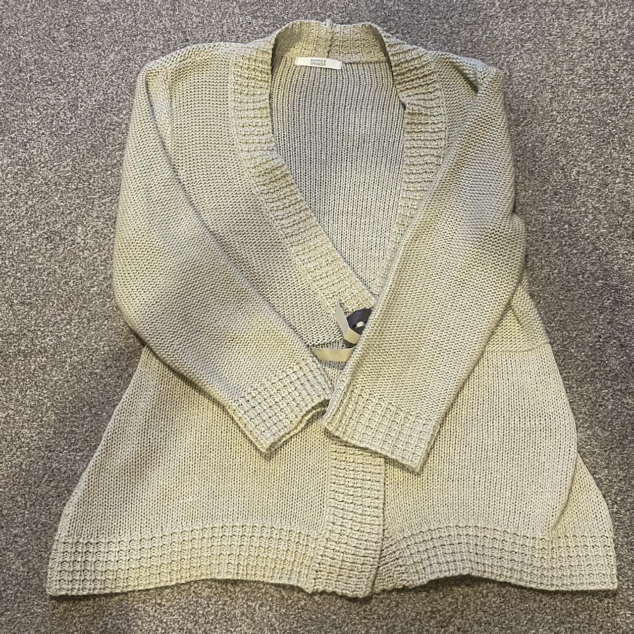 Primark beige women’s cardigan with large brown button - Depop