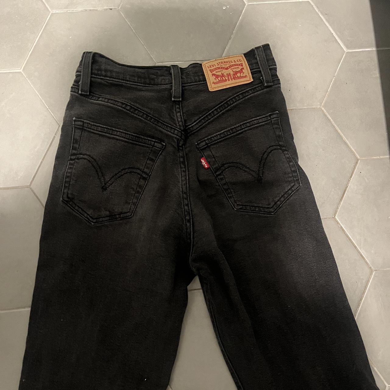 Levi’s straight leg ankle rip cage jeans | Depop